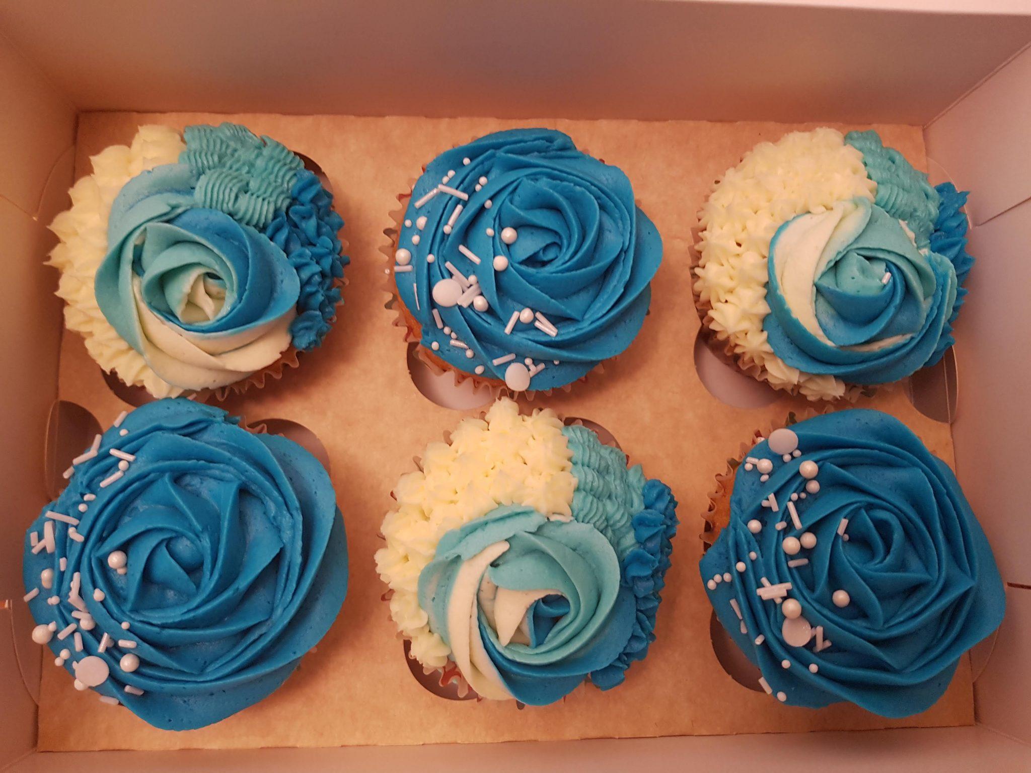 Cupcakes and Geometric Hearts – Little Bud Bakes