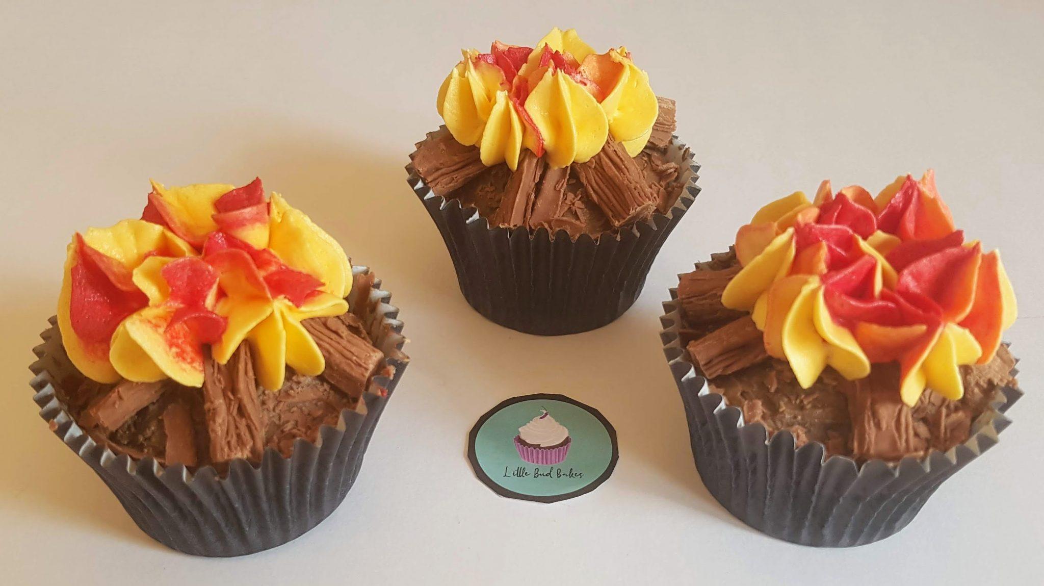 Cupcakes and Geometric Hearts – Little Bud Bakes